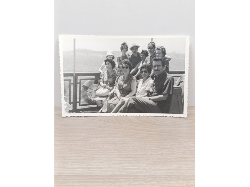 Vintage fotografija društvo na brodu