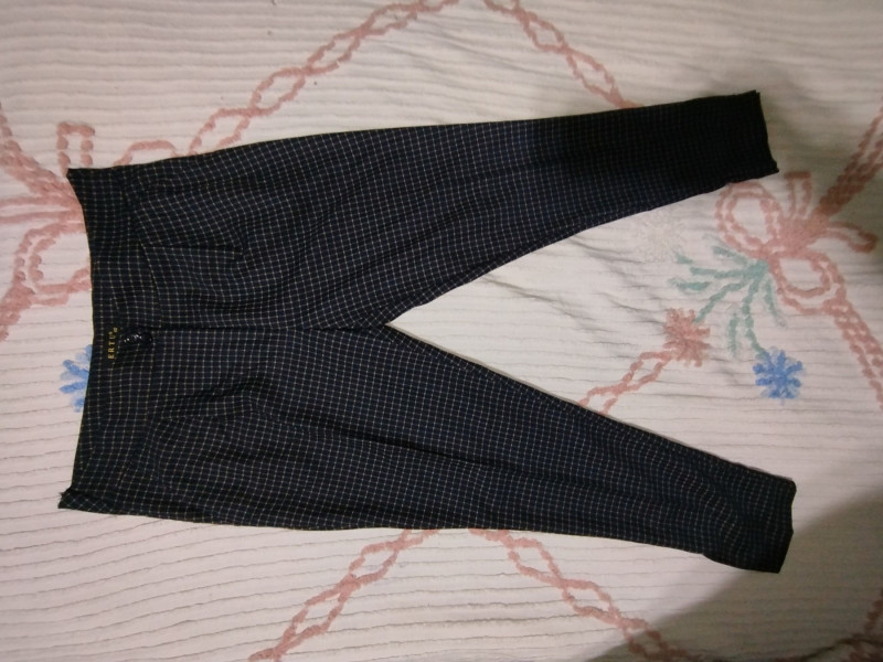 ERTU® DUBLJE JESENJE PANTALONE kao NOVE 42 L