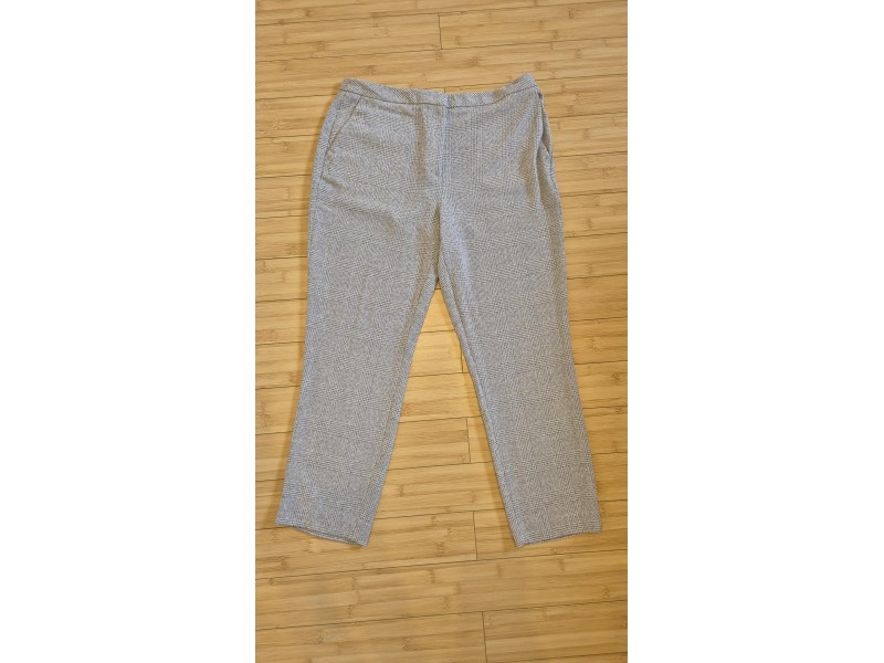 H&M pantalone (Svajcarska)