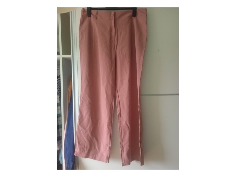 TU predivne UK18EUR46 KAO NOVE