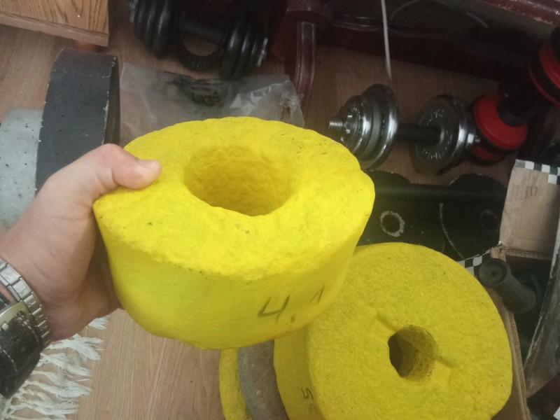 PRAVLJEN TEG OD BETONA, 4,1 KG.!!!