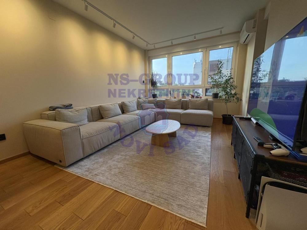 Trosoban stan na prodaju, 79m2, 401.700€