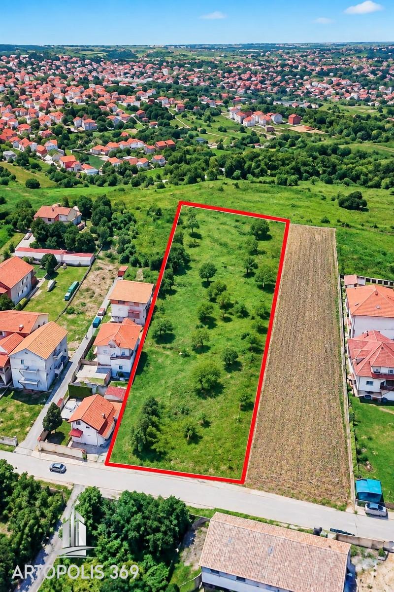 Plac za izgradnju kuća u nizu, 15 minuta od centra ID#1543
310.000 €