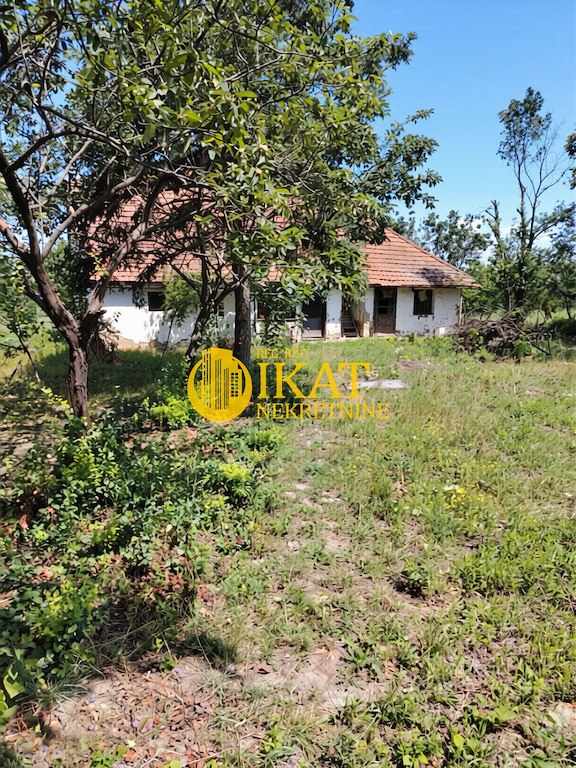 Titel plac 21 ara sa kućom 105m2 ID#5403
17.000 €