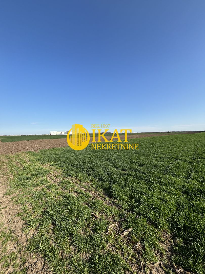 Plac 63 ara, Nova Pazova, industrijska zona ID#5005
165.000 €