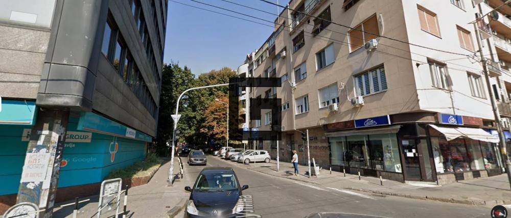 Vračar – 100 m² životnog prostora na odličnoj lokaciji ID#3288
415.000 €