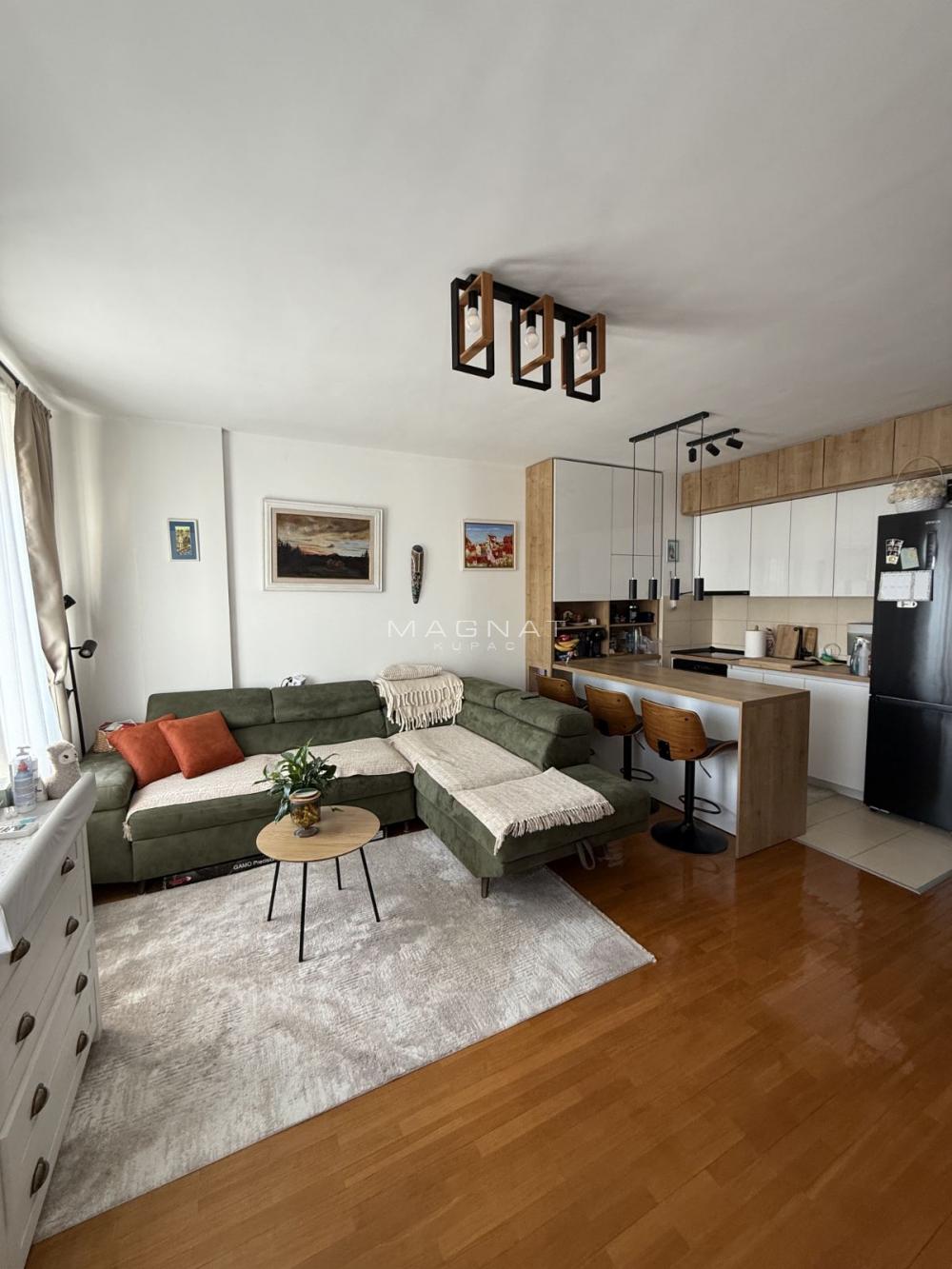 Blok 63, dvosoban stan, renoviran ID#5862
207.000 €