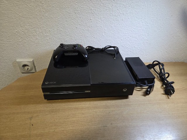 Konzola Xbox One 500GB model 1540 kontroler adapter