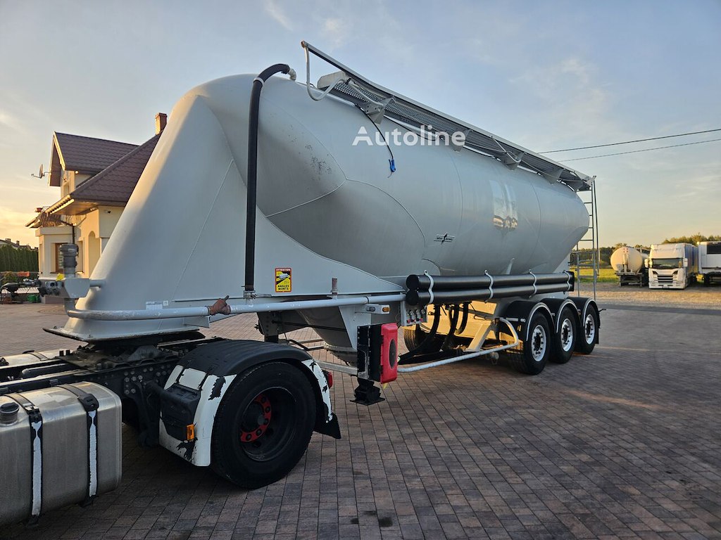 Spitzer SF39PI cisterna za prevoz cementa