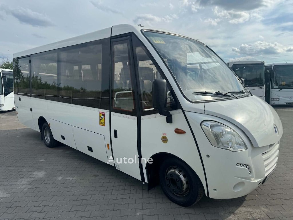 IVECO Kapena Thesi turistički autobus