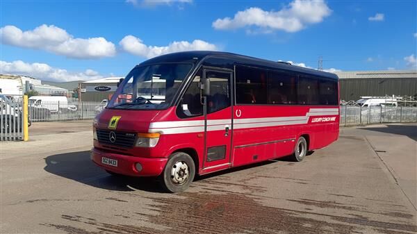 Mercedes-Benz vario prigradski autobus