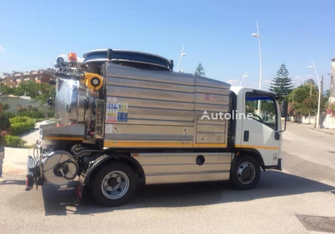 Novi Isuzu M-Series autofekalac