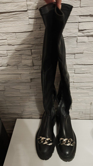 Crne kozne čizme preko kolena (Givenchy stil)