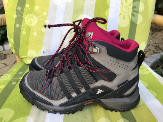 Original ADIDAS Traxion clima proof patike