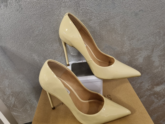 Salonke Steve Madden