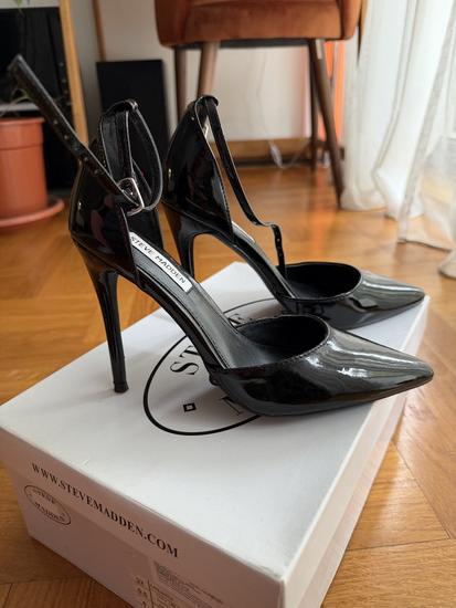 Steve Madden stikle broj 37 kao nove
