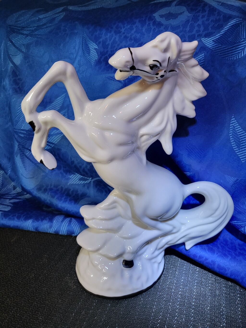Porcelanska,vintaz figura konja. Porcelanska figura,perfektna,sve na