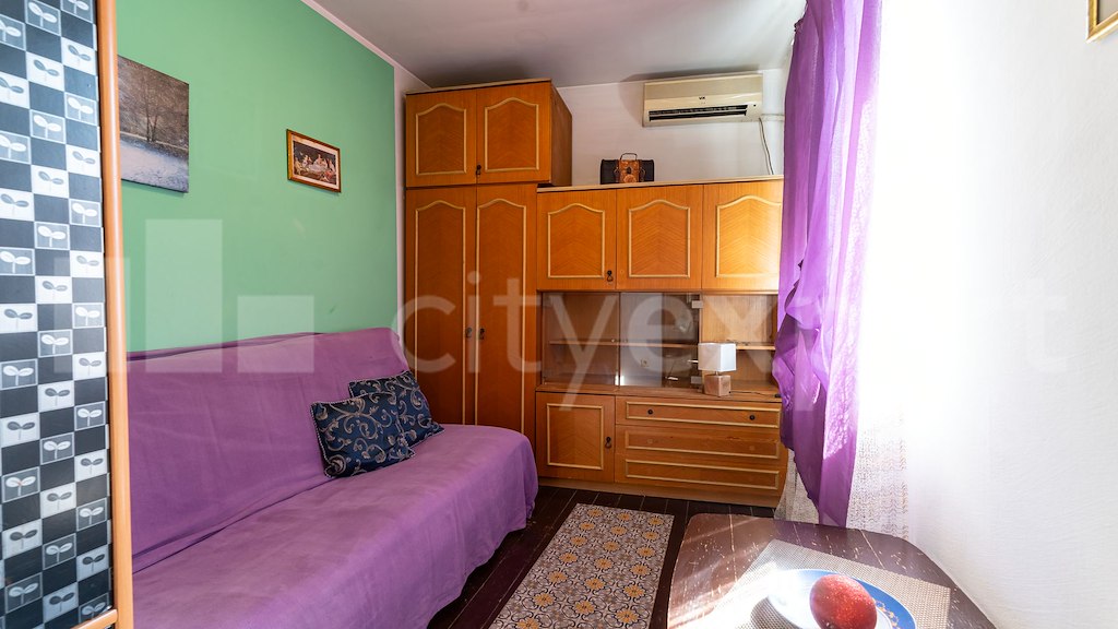Stan za prodaju - Garsonjera, 31m², Glavna, Zemun - 130000€
