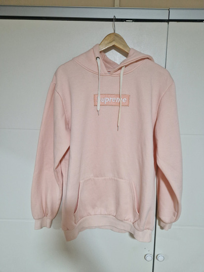 Supreme nude oversize duks