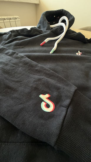 TikTok duks - OFFICIAL MERCH