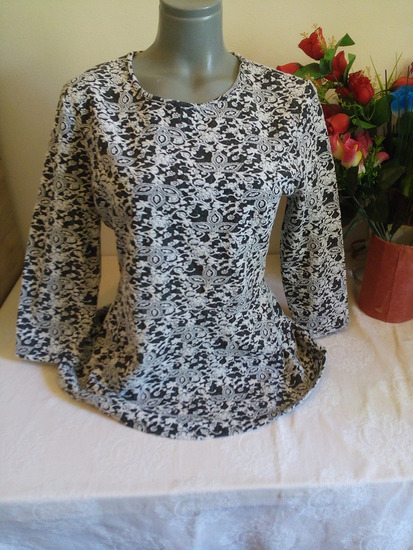 Clockhouse crno bela duks bluza XL/L