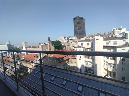 Novogradnja sa garažnim mestom u centru grada