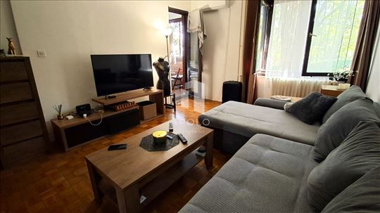 Dvosoban stan, Vinšnjićki venac, odlična lokacija