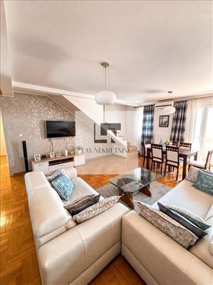 Retko u ponudi duplex u Zemunu