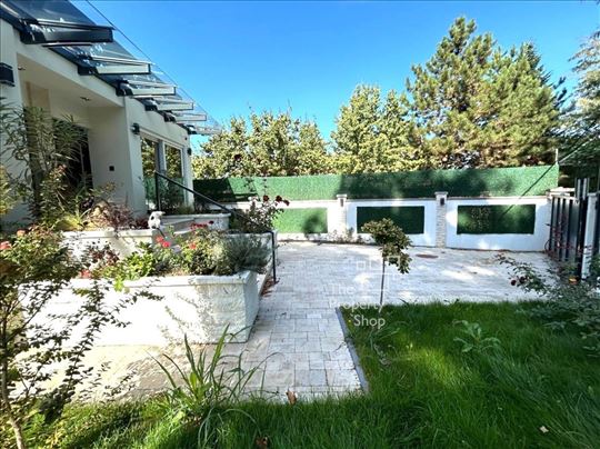 Dedinje, luxury furnished house, garden, parking