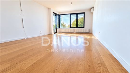 Stari Grad,K-District, 4.0,120m2,Nov,Garažno mesto
