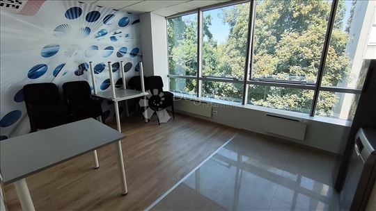 Novi Beograd, poslovni prostor od 223 m2