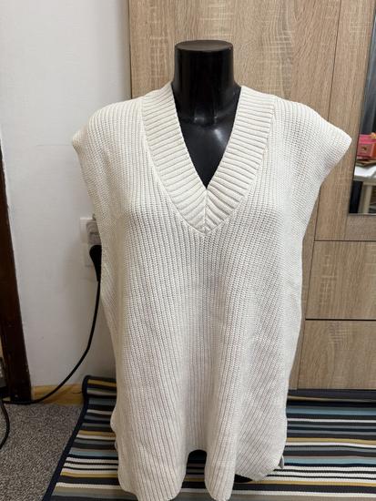 Prelep krem H&M prsluk džemper L XL