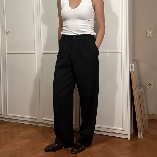 ZARA crne pantalone