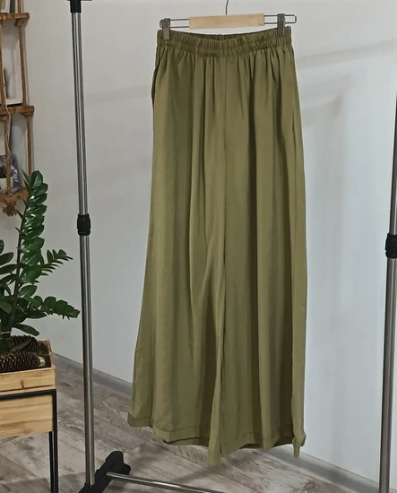 Leprsave viralne zelene siroke pantalone