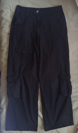 Cropp crne cargo siroke duboke pantalone, 42