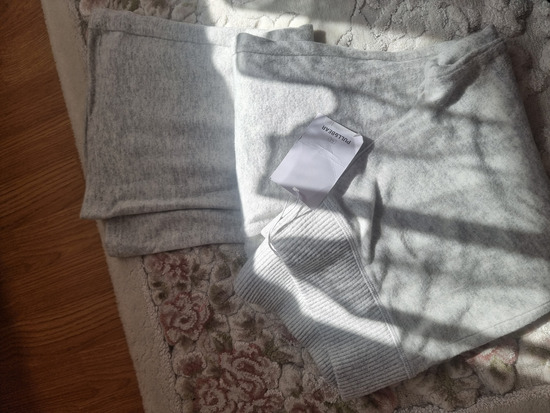 Pull&Bear trenerka premekana xl