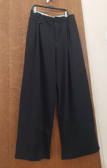 Zara pantalone sirokih nogavica