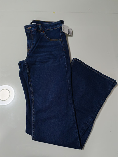 Farmerke H&M velicina 42 NOVO