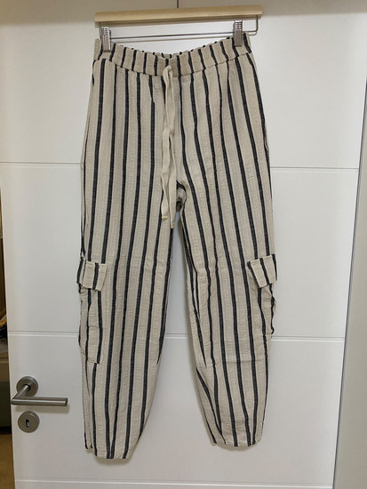 Zara pantalone M 1200