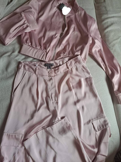 Vel.38,novo,prelaz,pantalone i jaknica