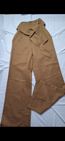 Pantalone sa sirokim nogavicama