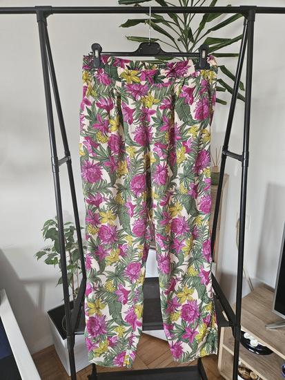 Kao nove H&M Pantalone m