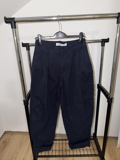 Bershka pantalone, 36 SNIZENJE 1000