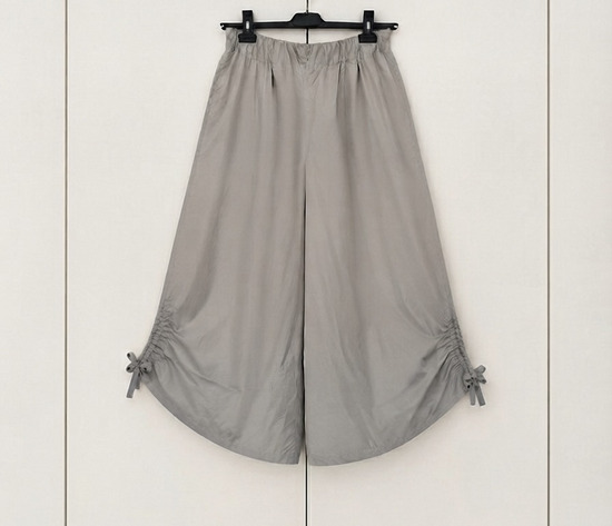 Snižene! Zara pantalone sa podes. porubom -M