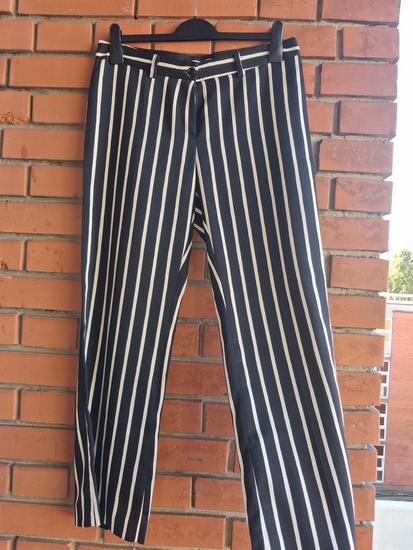 Italijanske pantalone M/L