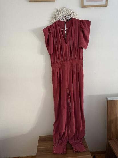 Kao NOVO ZARA kombinezon vel S