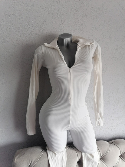Sexy beli kombinezon (dubok dekolte) **NOVO