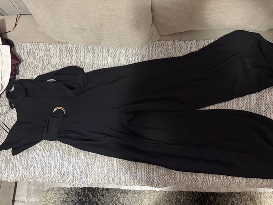 Zara nov kombinezon 34 vel