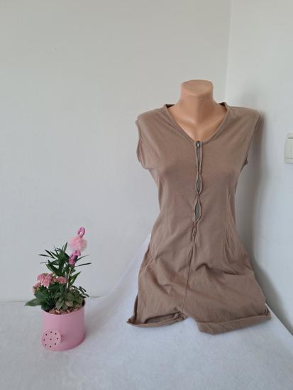 Taupe kombinezon sa rajsferslusom vel 38 40