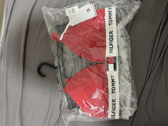 Tommy hilfiger grudnjak nov